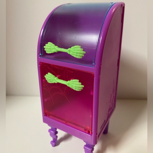 Mattel | Toys | Mattel Monster High G3 Furniture Set Creepover Crescent ...